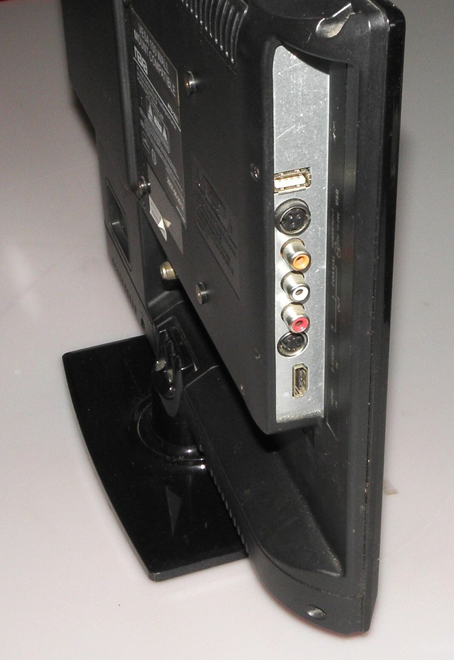 Naxa NTD-1556 15" TV/DVD Combo - HDTV | eBay