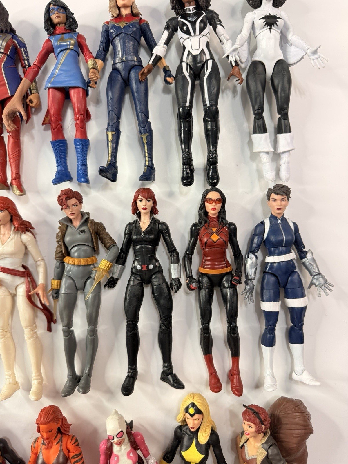 Marvel Legends Superheroes Action Figures Lot Gwenpool Squirrel Girl 17 ...