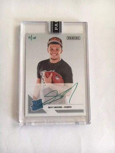 2022 PANINI NFL ROOKIE PREMIERE GREEN INK AUTOGRAPH RC SKYY MOORE ...