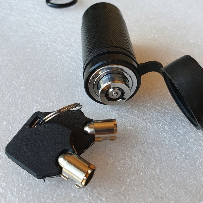 Anti-rattle Hitch Pin Lock with Keys Super Duty 10,000KG 66-100MM | eBay