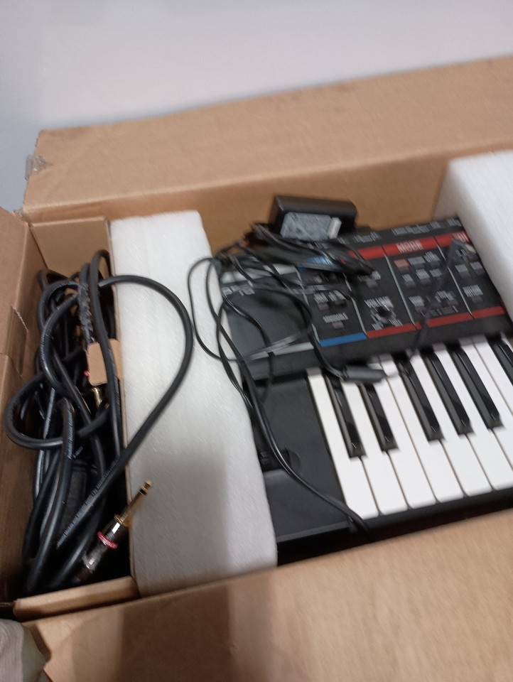 Roland Juno G 61 Key 128 Voice Digital Synthesizer with Power Cord! Read! | eBay
