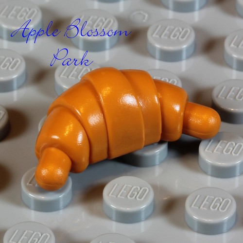 NEW Lego Belville LIGHT BROWN CROISSANT Friends Minifig Bread Kitchen ...