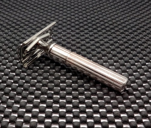 Vintage 1940's Gillette Fat Handle TECH DE Safety Razor Triangle Slots ...