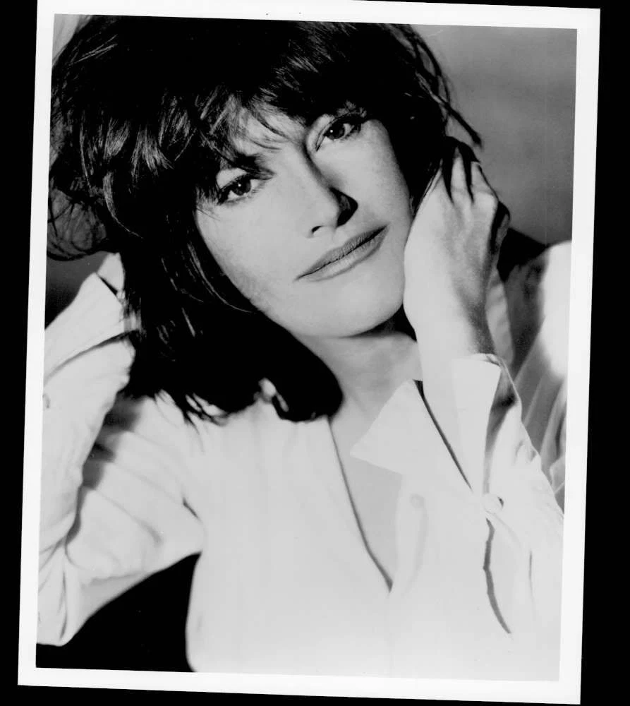 Chelsea Field Solid Gold