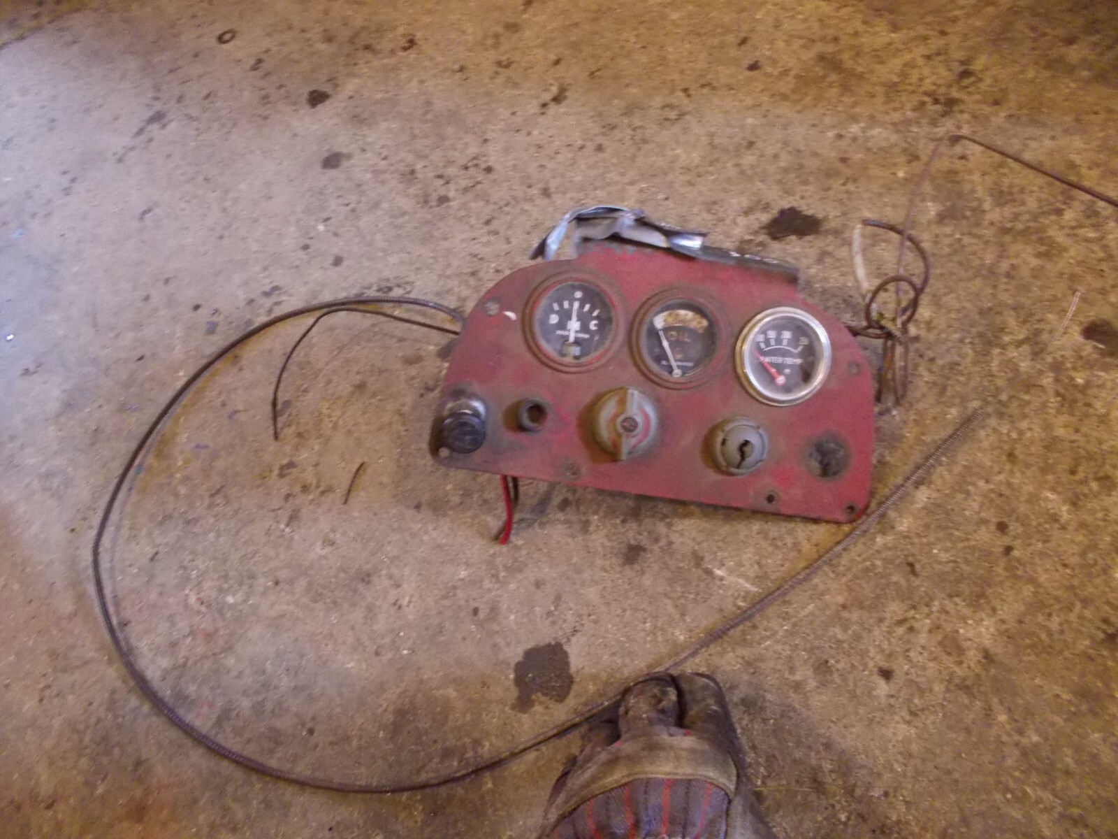 Farmall IH 300 rowcrop Tractor dash panel w/ gauges & key switch ...