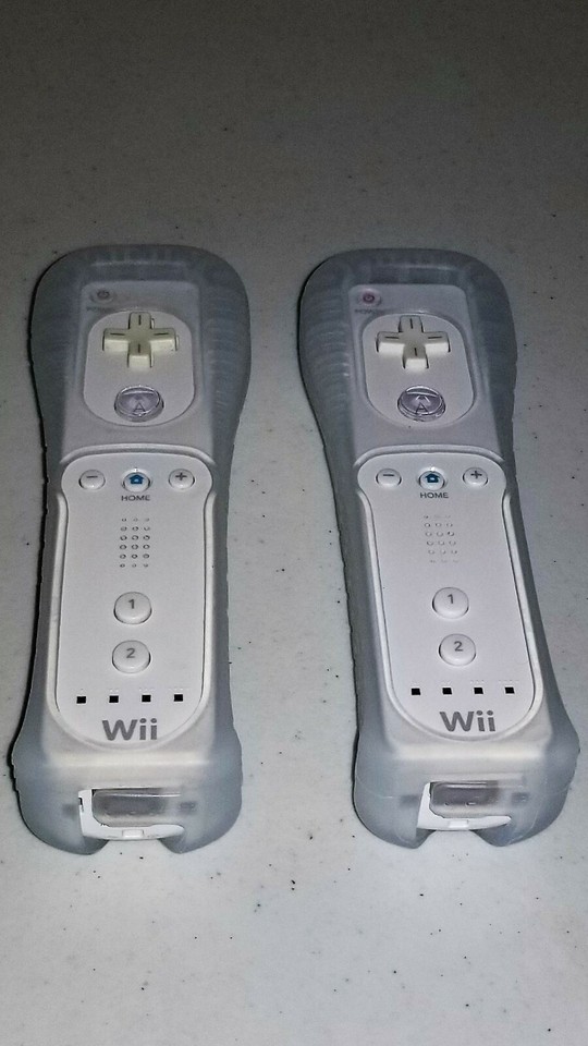 Nintendo Wii Console_GameCube 2 OFFICIAL Controllers Remote GAMES ...