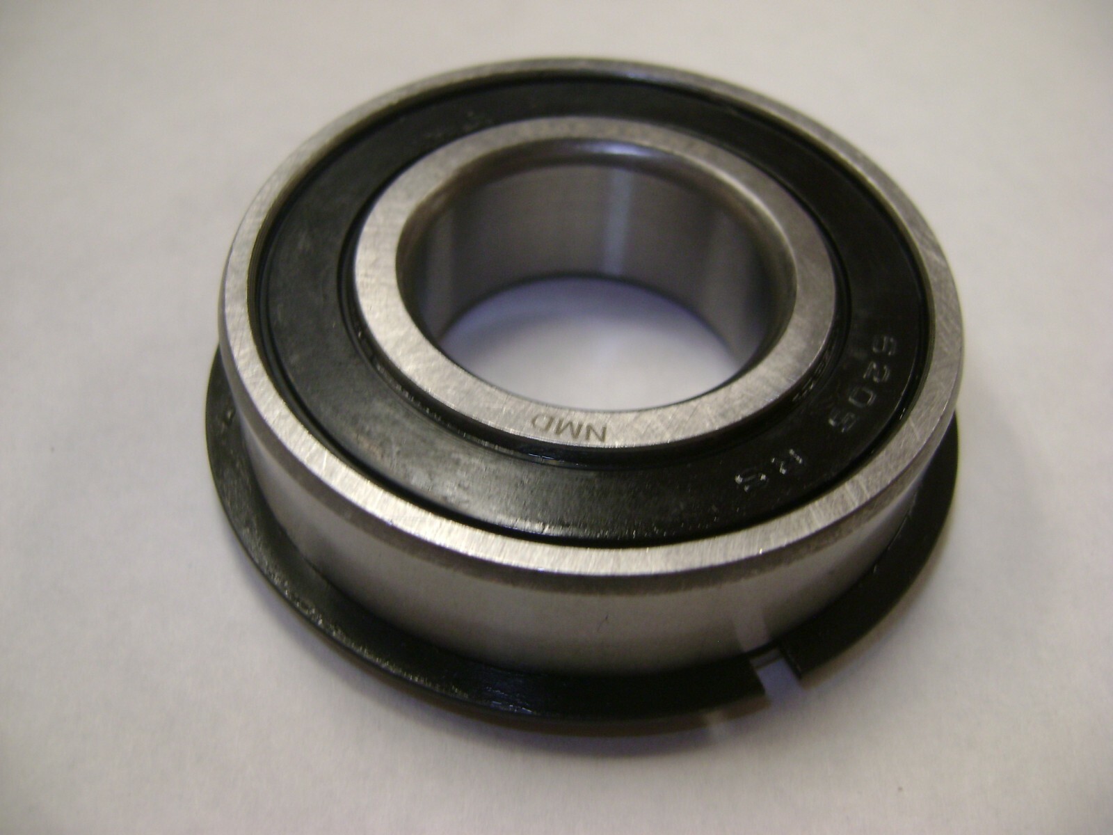 NMD 6205-2RSNR 25X52X15 SEALED BEARING WITH SNAP RING BAB256 | eBay