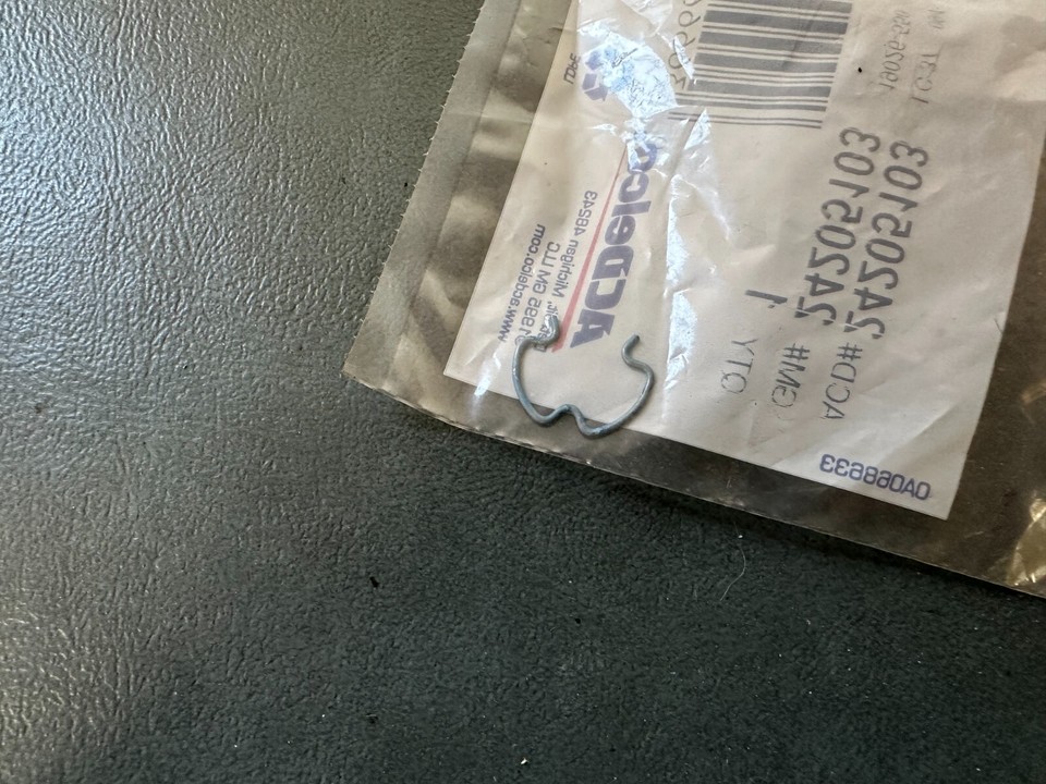 2002-2020 Cadillac Escalade 6.2L GM OEM Oil Cooler Hose Clip 24205103 NOS