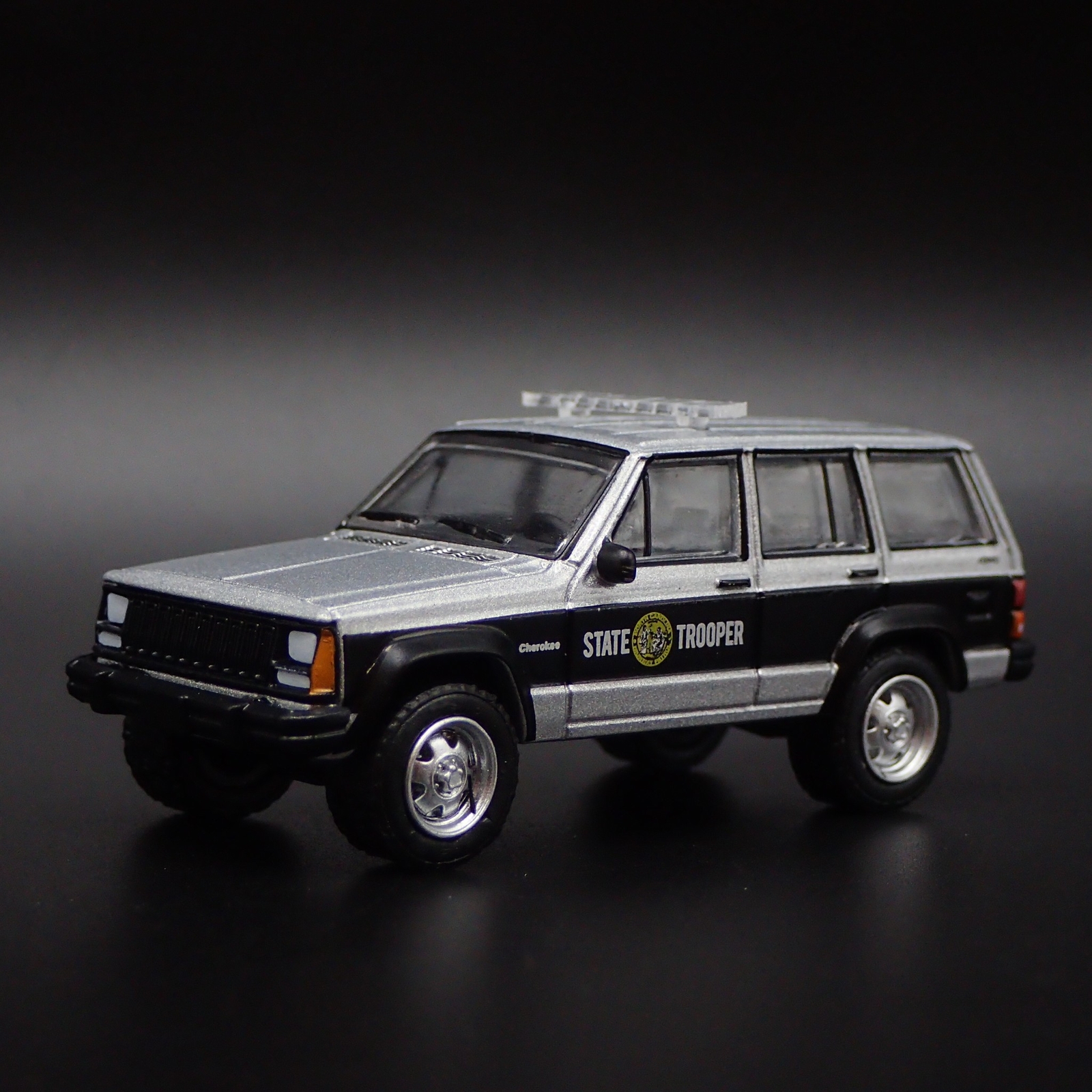 JEEP CHEROKEE XJ N. CAROLINA HIGHWAY PATROL POLICE 1:64 SCALE DIECAST ...