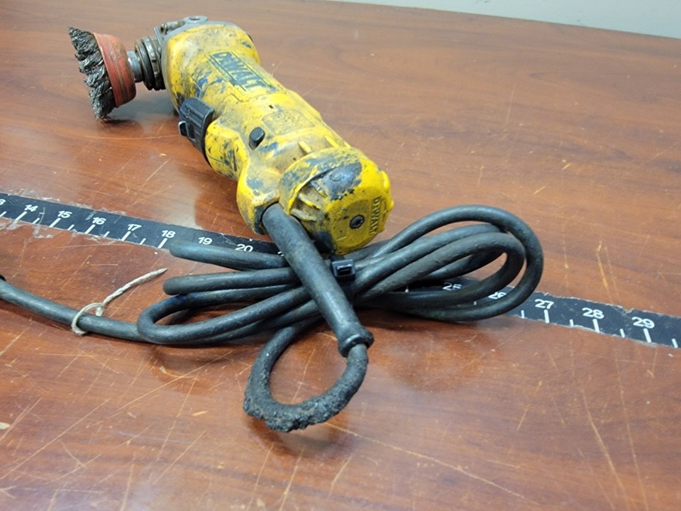 DeWalt DWE402 4-1/2 in. (115mm) Small Angle Grinder | eBay