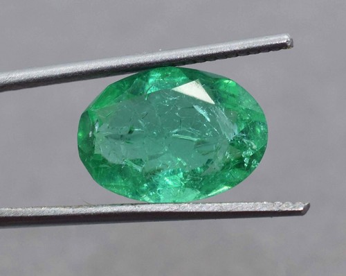 Naturel 14x9 mm Belle émeraude verte colombienne 4,90 ct taille ovale ...