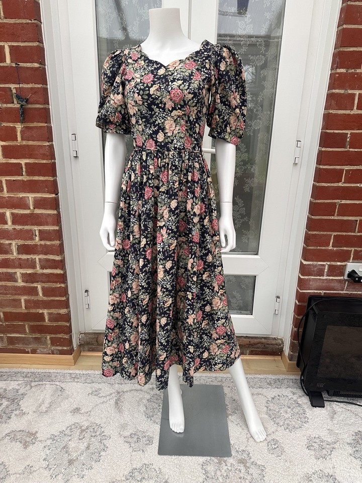 Vintage Laura Ashley 80s Black Floral Scallop Neck Deep Bow Back Tea ...