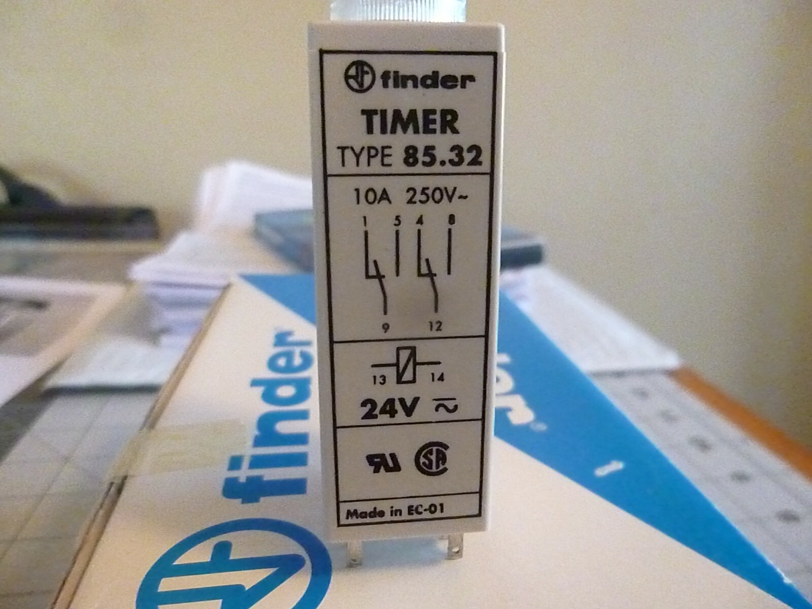 Finder 85.32.0.024 Plug-In Multi-Function Timer - 10A - 250V~ - With ...