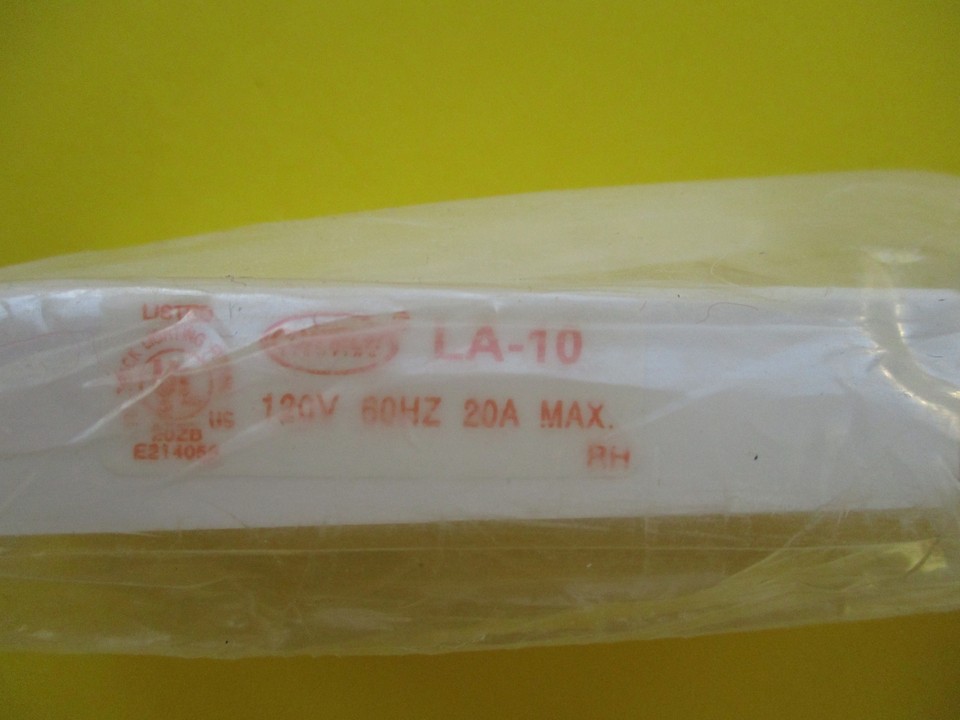 Contech Lighting LA-10 120V 60HZ 20A End Feed Connector Track Lighting ...