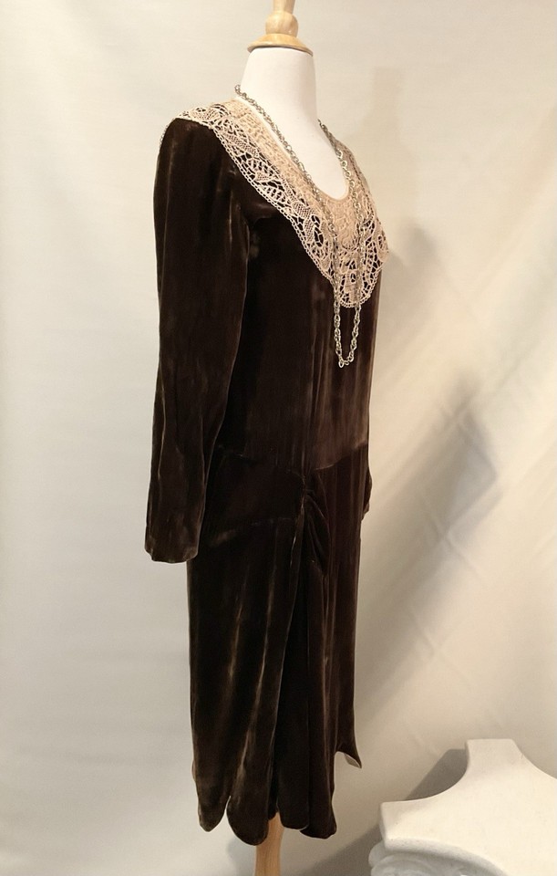 VINTAGE 20s 30s VELVET AND SATIN FLAPPER DRESS WITH SCALLOPED HEM AND ...