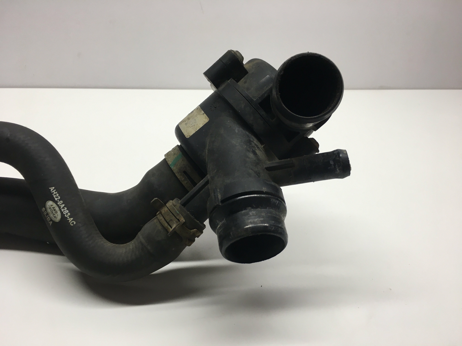 LAND ROVER DISCOVERY IV 3.0D Water Coolant hoses AH22-8584 | eBay UK