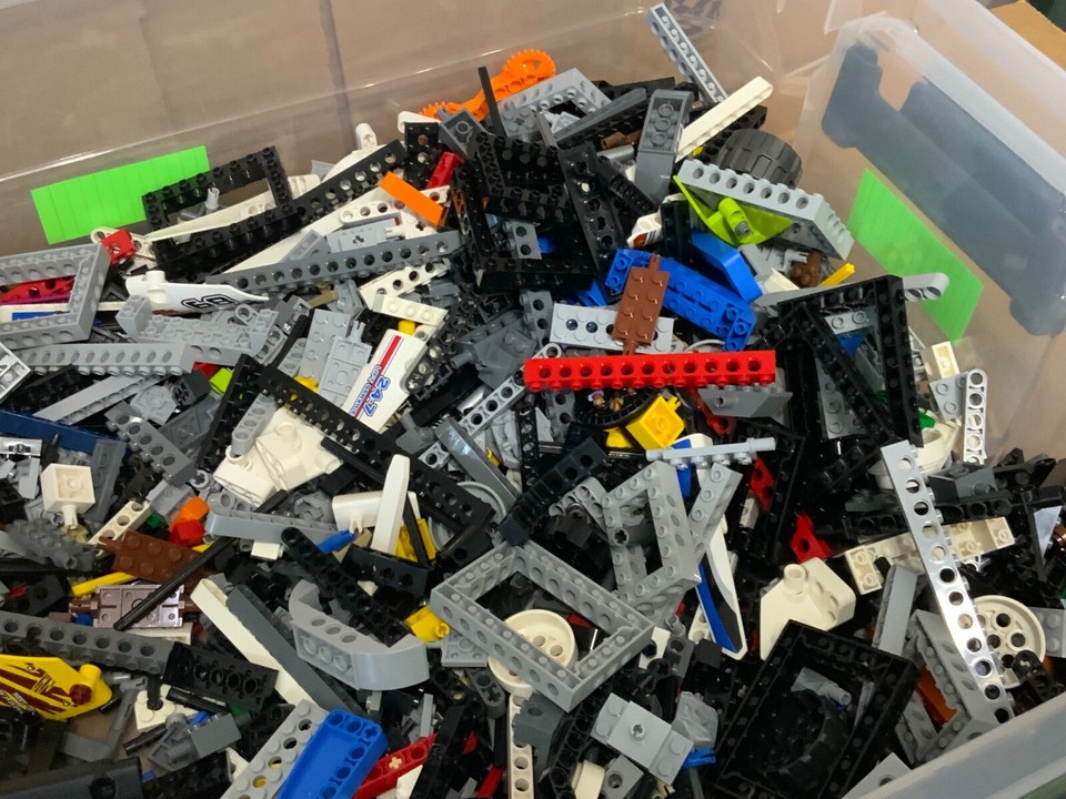 Lego Technic - 150 Bulk Part Lot - Mindstorms NXT RCX Bricks Axles Pins ...