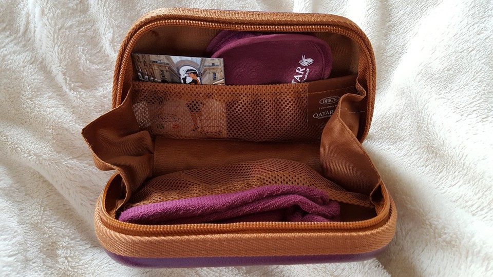 1 Qatar Airways Business Class Amenity Kit Neu in Lila Kulturtasche Kulturbeutel | eBay.de
