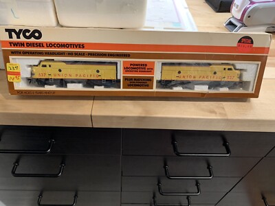 vintage 1970s tyco twin diesels trains ho beautiful in the box rare ...
