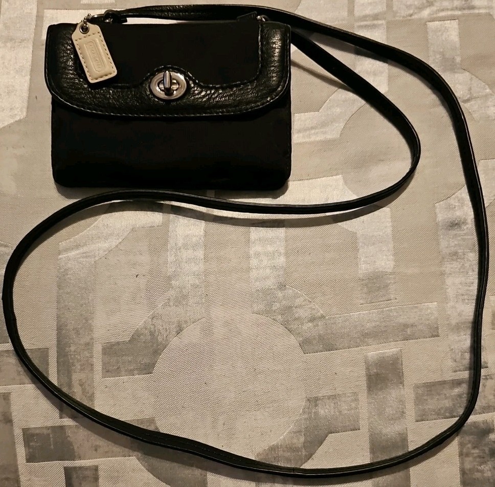 COACH PARK DYLAN CROSSBODY WALLET SIGNATURE BLACK FAB… - Gem