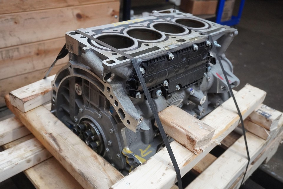 2.0l I4 Turbo Phev Engine Short Block Oem 68602214aa Jeep Wrangler ...