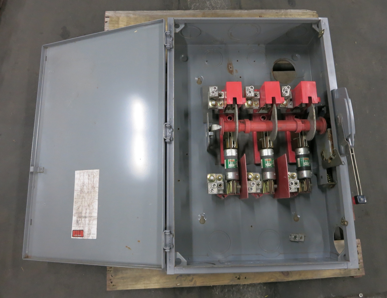 Square D H325 400A 240V Fusible Safety Switch Disconnect 400 Amp H-325 ...