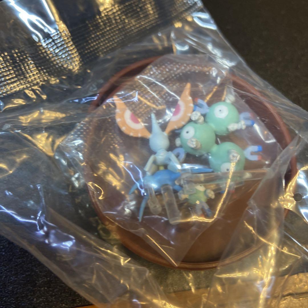 Rittai Pokemon Zukan Mini Figure Magnemite Magneton Surskit Masquerain ...