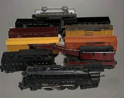VTG Lionel Train Lot, 2055 Engine, Tanker Car, Livestock Cars, Crain ...