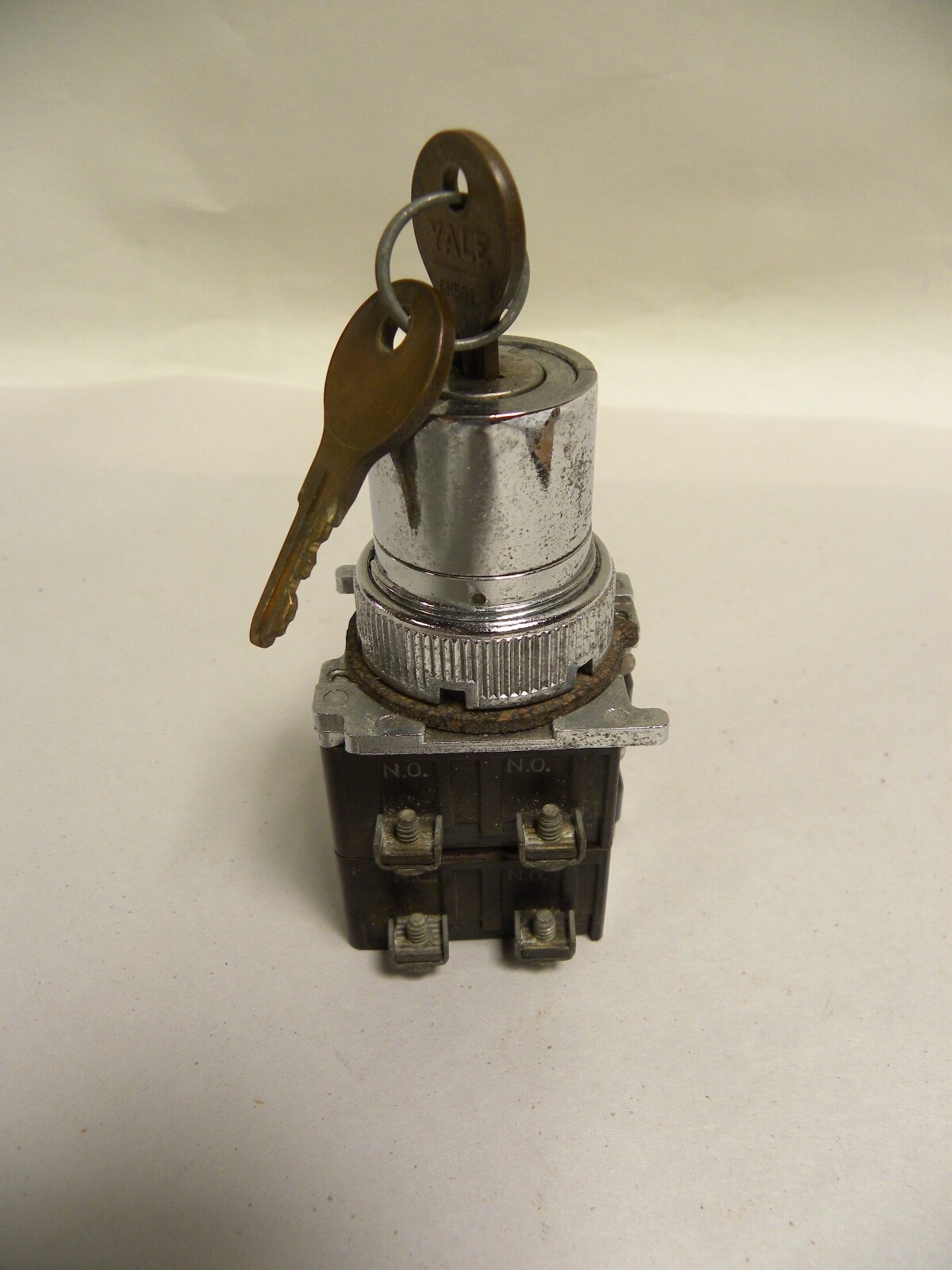 Cutler Hammer 600V Key Operated Lock Locked Selector Switch (A5) | eBay