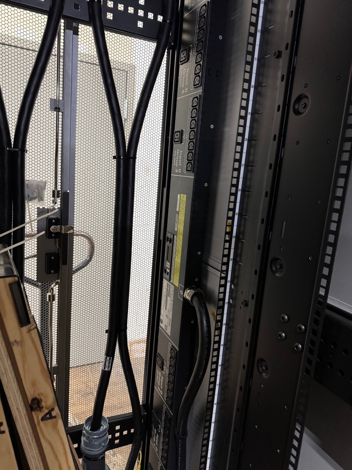 Oracle EXADATA X11M Autonomous Database Server Rack w Internals *BRAND ...