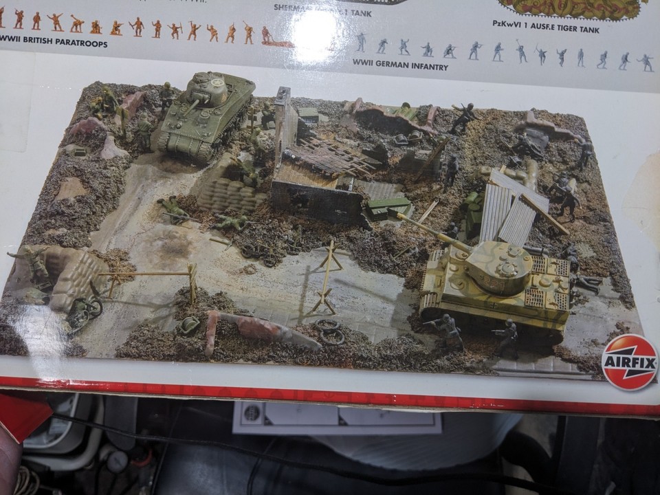 Airfix 03381 1/76 (20mm) Forward Command Post Diorama Building bagged ...