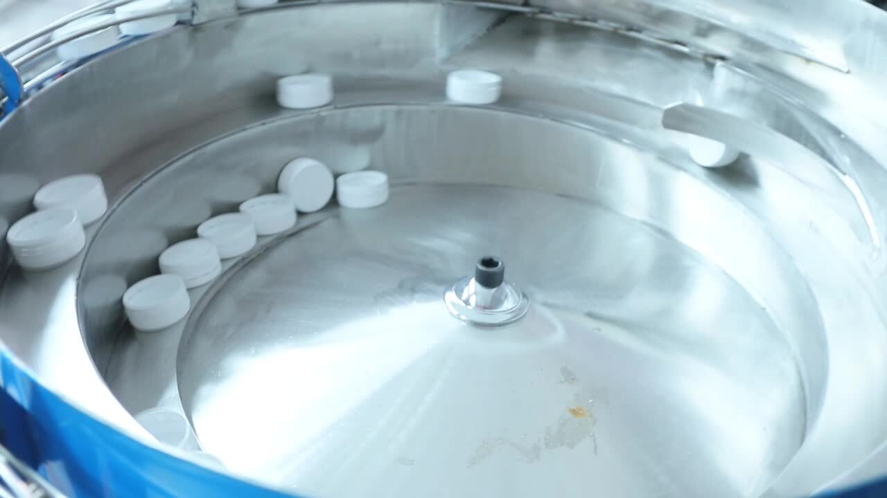 Caps Feeder Cap Sorting Conveyor For Automatic Bottle Capping Screw ...