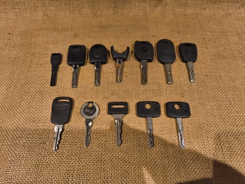 Bundle Of Old Car Keys Audi VW Fiat Ford Volvo Vauxhall ? Art Craft ...