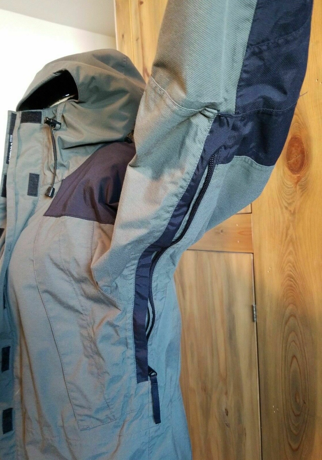 MOUNTAIN HARDWARE ARTICULATED CONDUIT TECHNICAL SHELL… - Gem