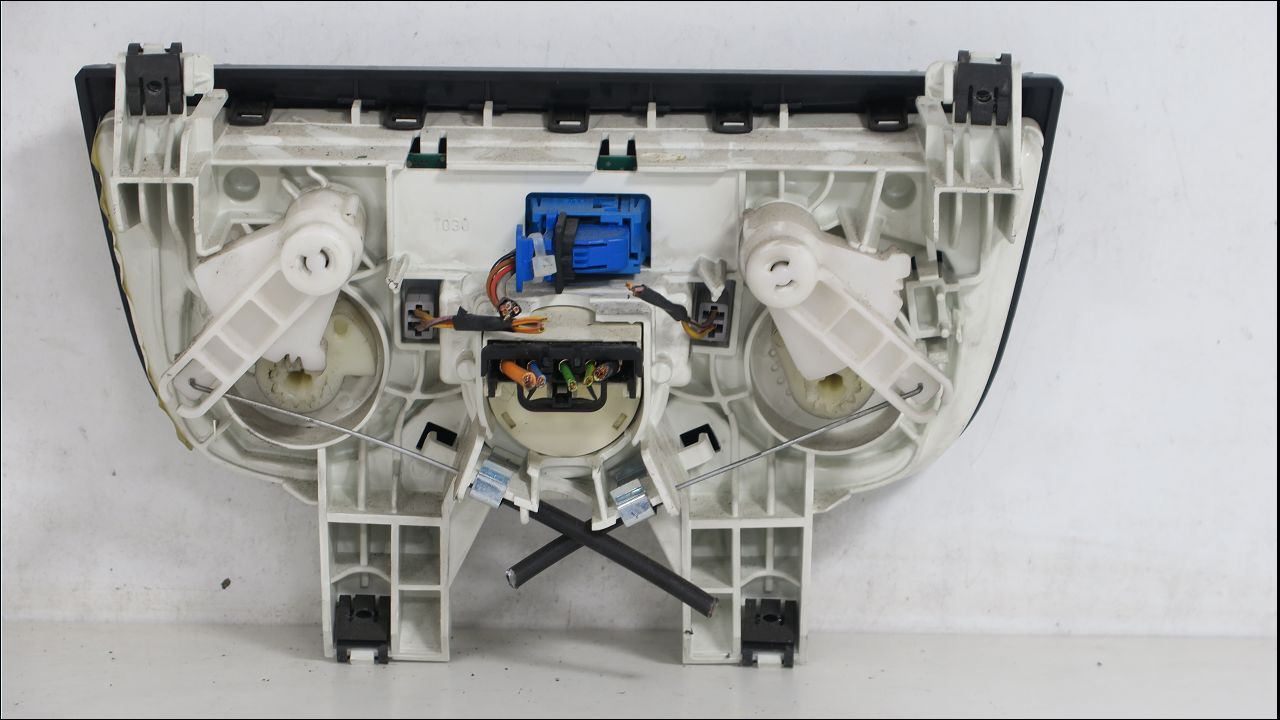 COMMANDE DE CHAUFFAGE FIAT DOBLO 2 CARGO PH1 3P 735498657 | eBay