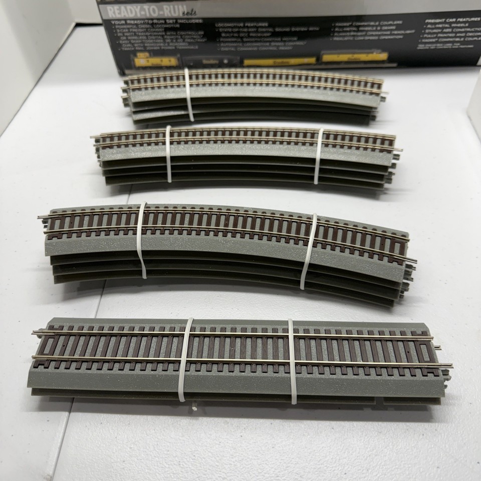 MTH Electric Trains 81-40007-0 NFL Pittsburgh Steelers F3 RTR Freight ...