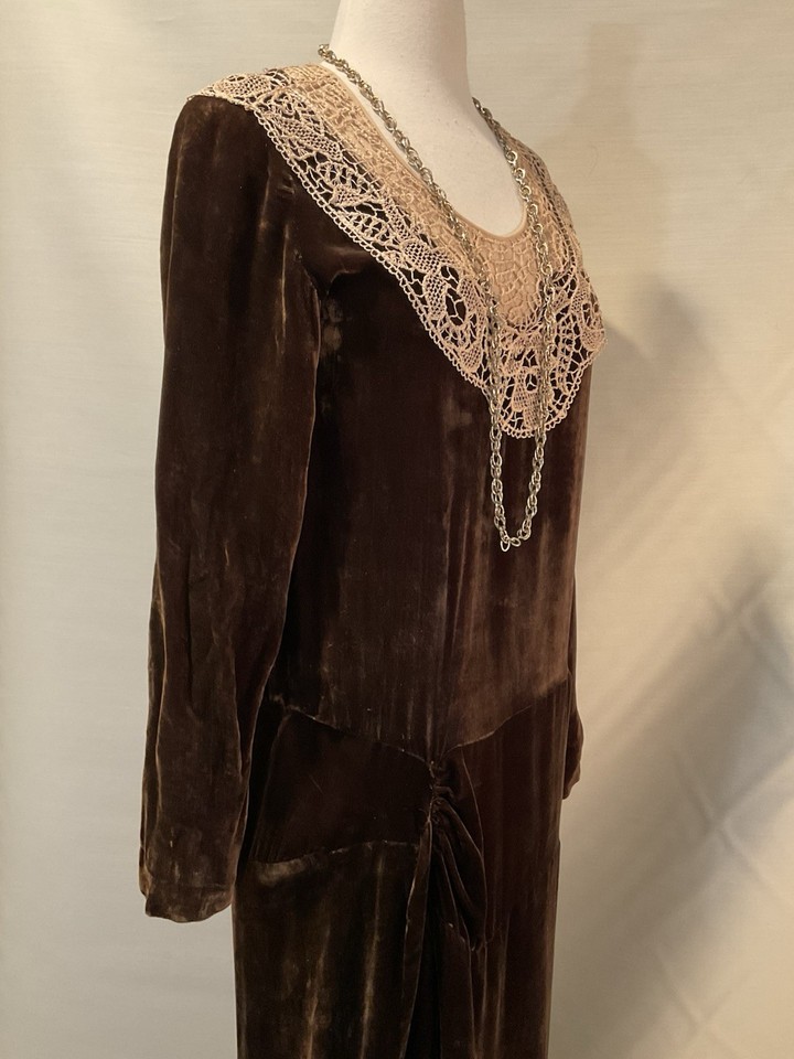 VINTAGE 20s 30s VELVET AND SATIN FLAPPER DRESS WITH SCALLOPED HEM AND ...
