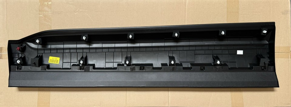 2021-2023 Hyundai Santa Fe Hybrid Front Door Lower Molding Right ...