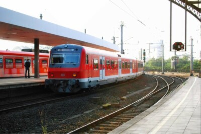 PHOTO GERMAN RAILWAY - DB LHB/MBB CLASS 420 3-CAR EMU AT KOLN ON A ...