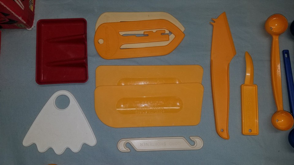 Lot 47 Vintage Tupperware Magnets Gadgets Hostess Party Favor Gifts ...