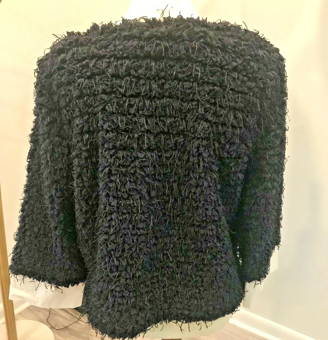 VINCE CAMUTO navy blue fuzzy "stringy" sweater w/ white cuff sleeve ...