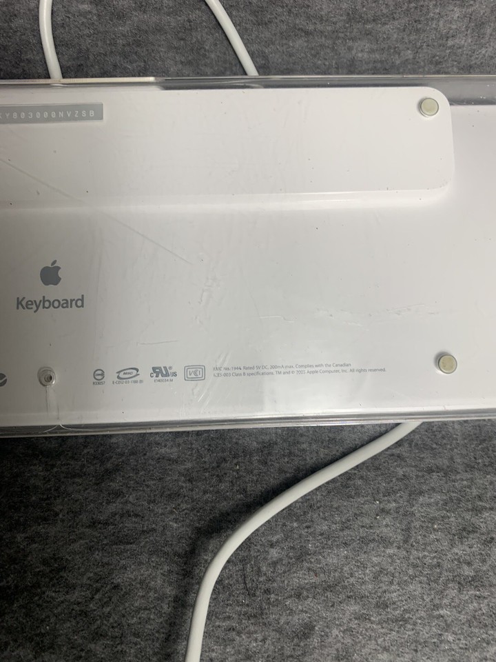 Vintage 2002 Apple Mac Computer M7803 Pro Keyboard White USB Port Cream ...
