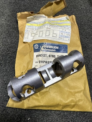 NOS 0126296 126296 OMC Evinrude Johnson Steering Tube Mounting Bracket ...