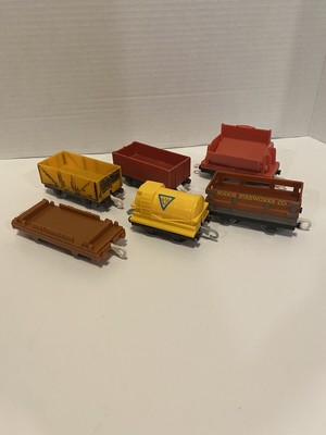 6 Thomas Trackmaster Train Freight Caboose Cars | eBay