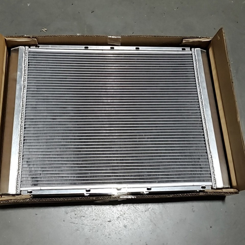 Discount Radiator Fit 2006-2010 BMW E60/E61 5-Series 525 528 530 545 ...