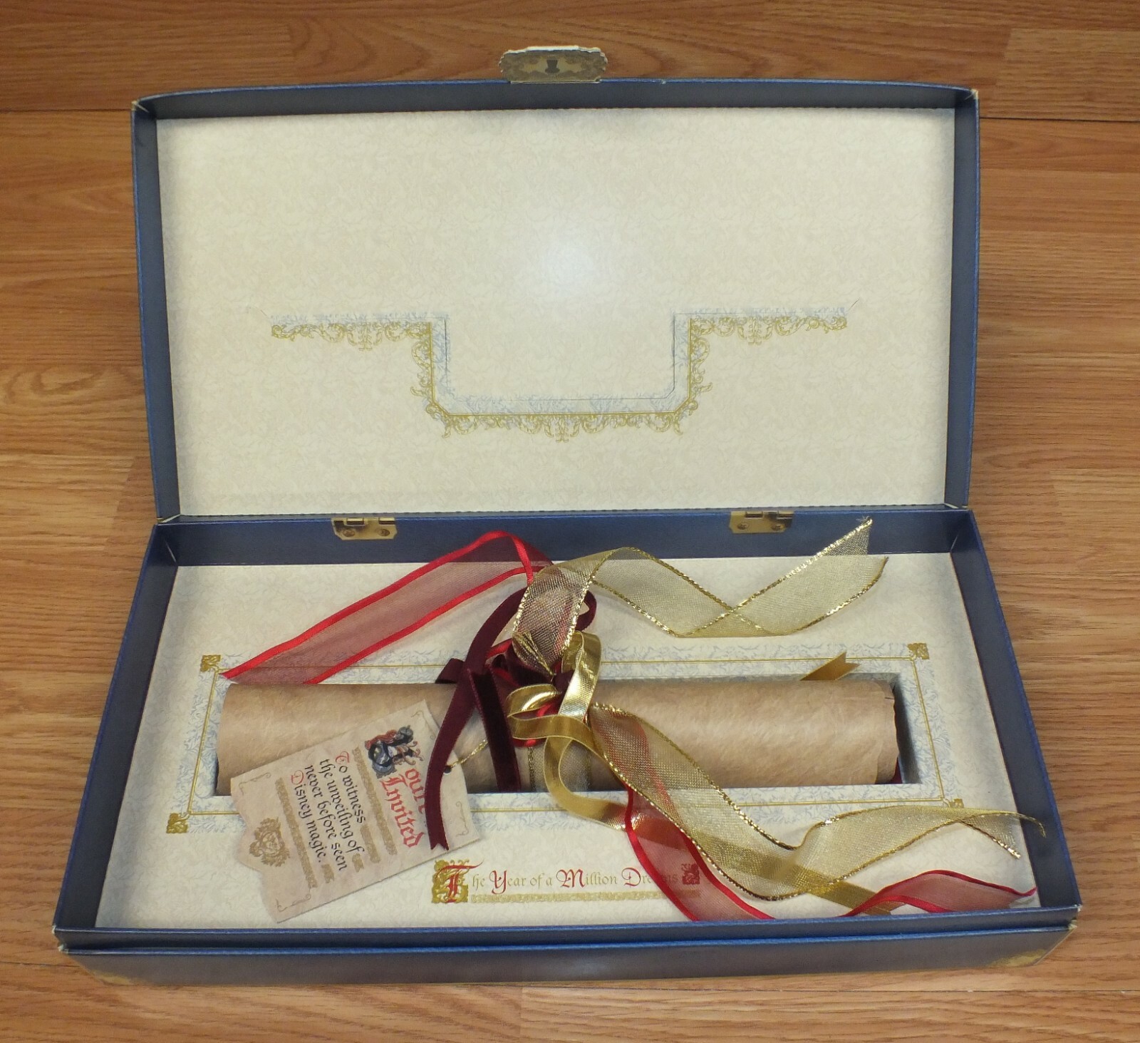 Collectible Walt Disney World Royal Proclamation Cinderella Castle ...