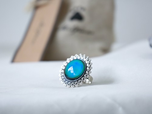 Flower Mood Ring with Iconic Features | eBay Australia
