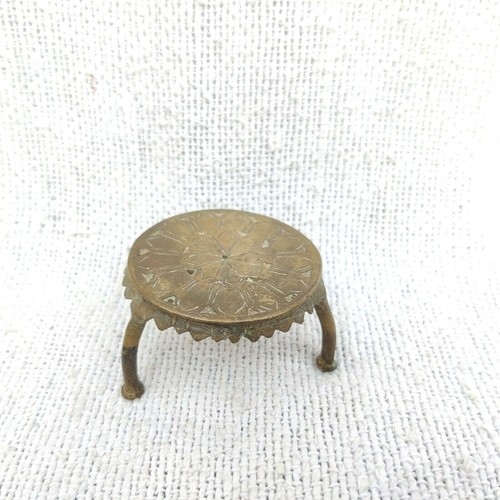 Vintage Handcrafted Flower Pattern Carved 3Legs Miniature Brass Stand ...