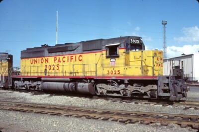 UP 3025 SD-40 SEATTLE WA (UNION PACIFIC) ORIGINAL SLIDE 09-30-79 T22-10 ...