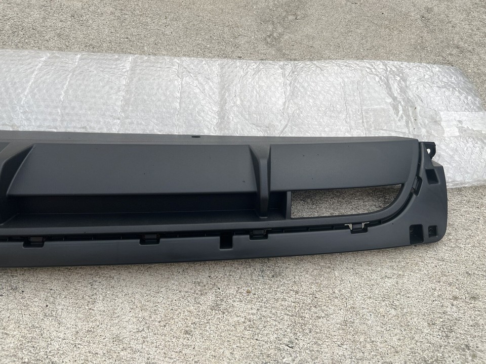 BRAND NEW Genuine OEM Rear Bumper Skid Plate for 2022-2023 Genesis GV70 ...